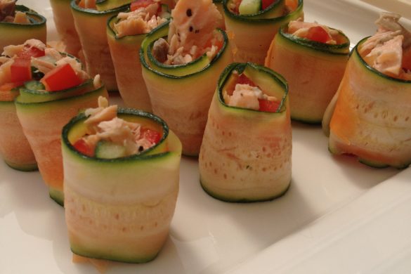 Crispy Sea Bass & Crispy Spuds with Chimichurri Sauce - thewonkyspatula.com