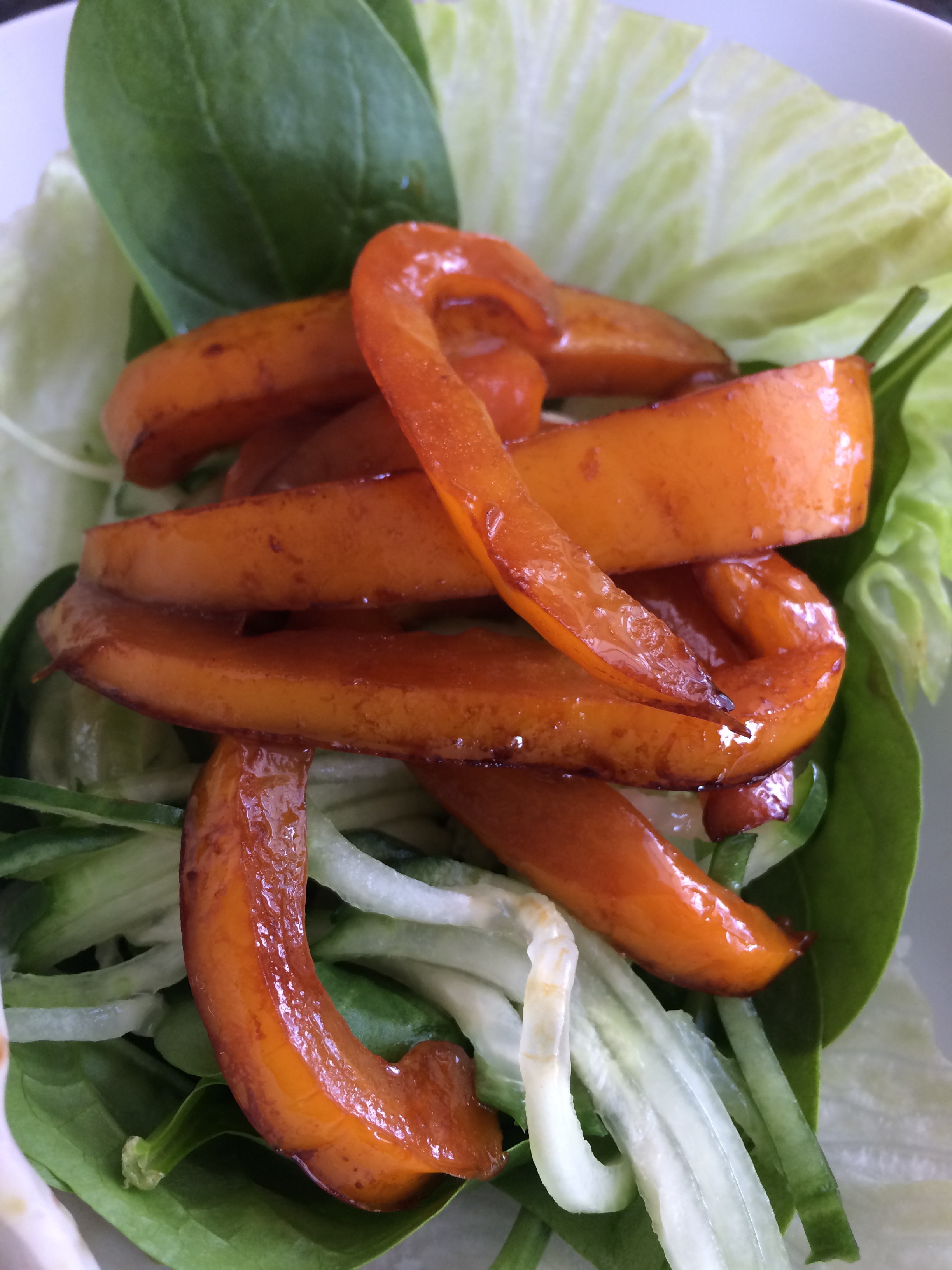 Luscious Lettuce bowl - thewonkyspatula.com