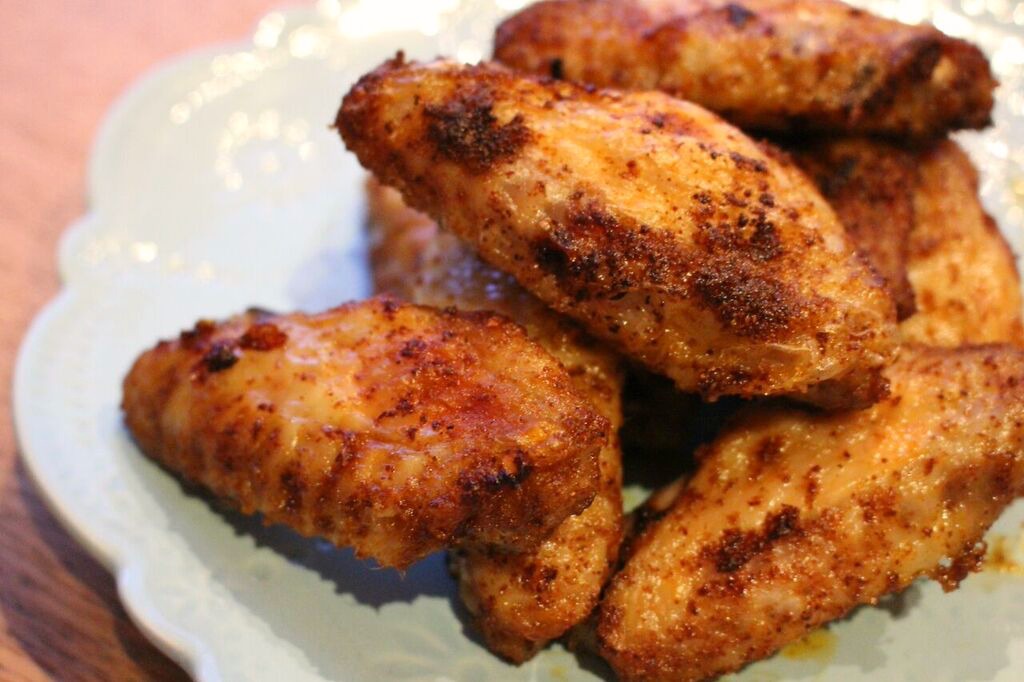 Hot and Smoky Chicken Wings - thewonkyspatula.com