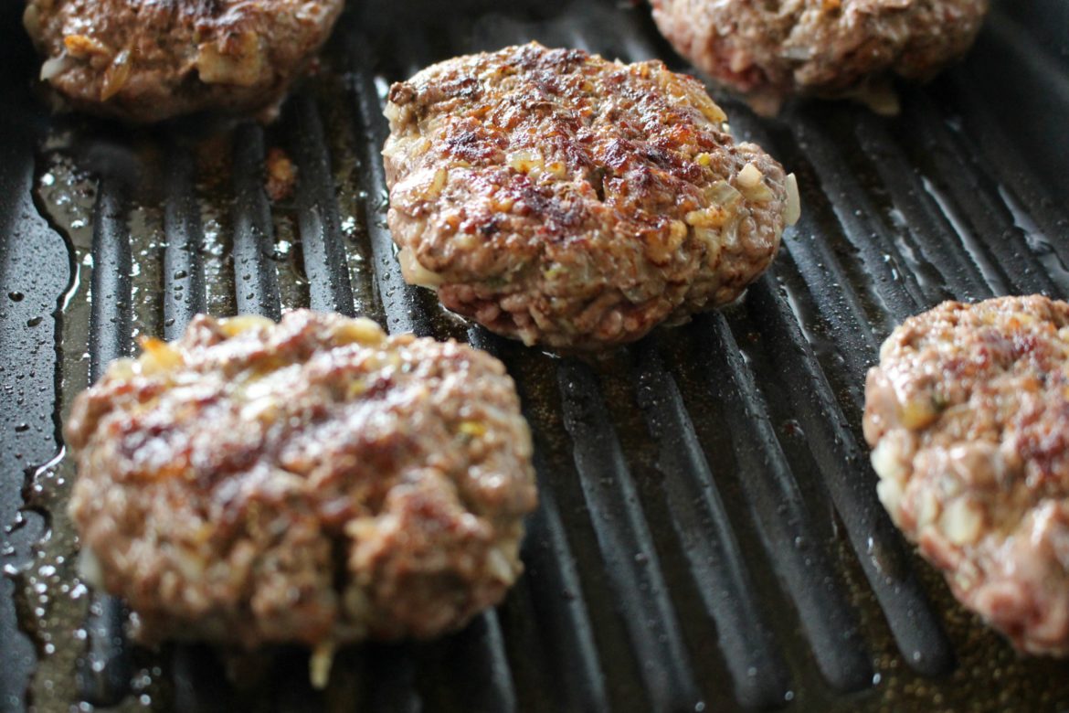 Brilliant Beef Burgers - thewonkyspatula.com