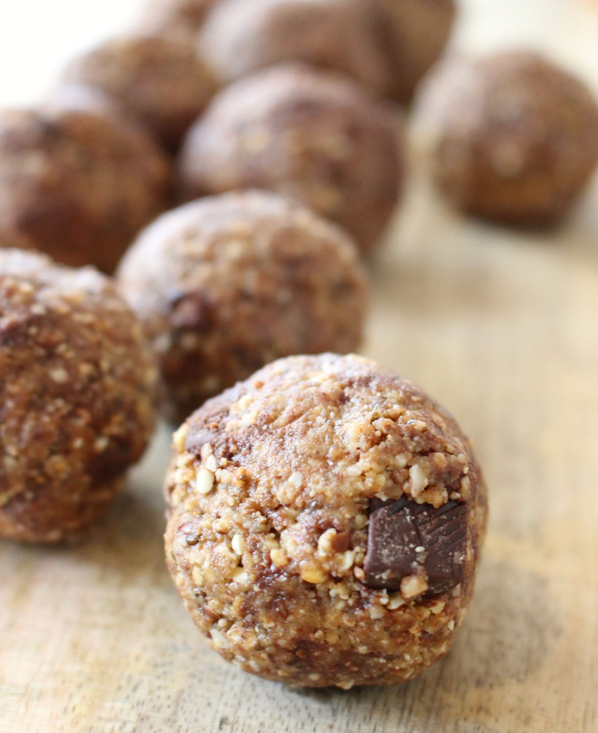 Chocolate Chip Cookie Bites - thewonkyspatula.com