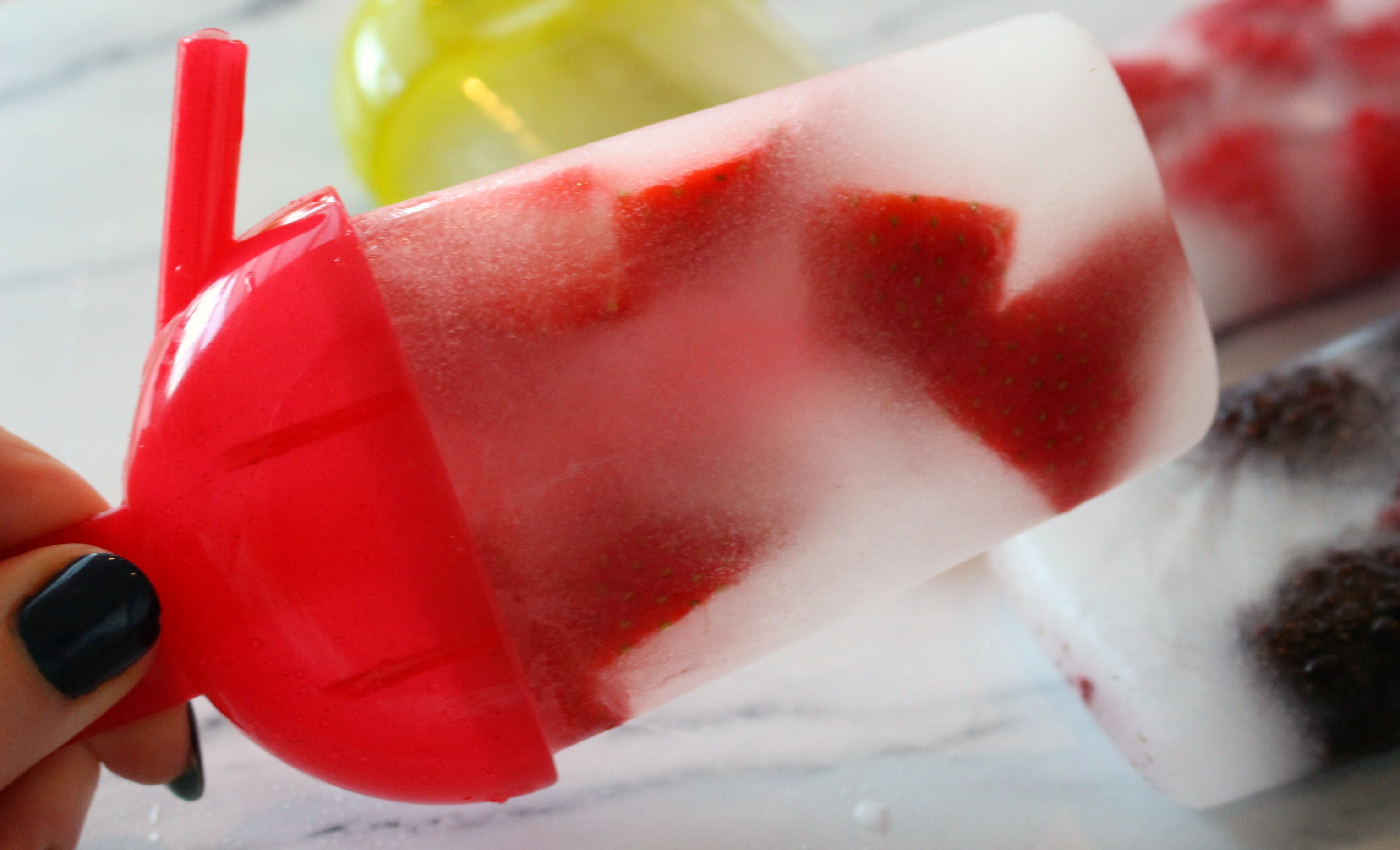Healthy Ice Lollies - thewonkyspatula.com