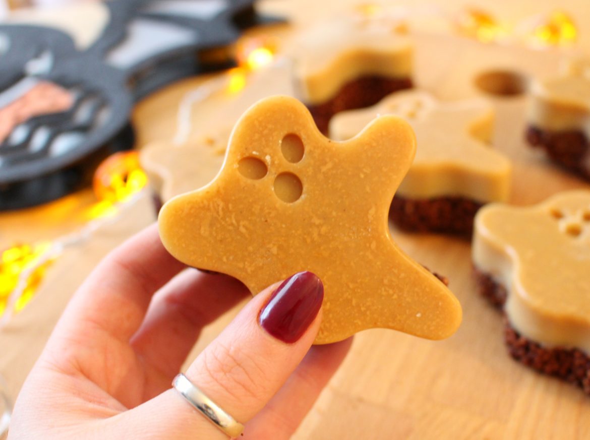 Healthy Halloween Ghosts - thewonkyspatula.com