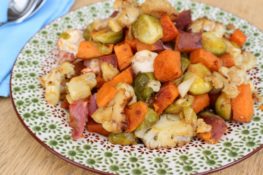 Smashed Garlic Spuds - thewonkyspatula.com