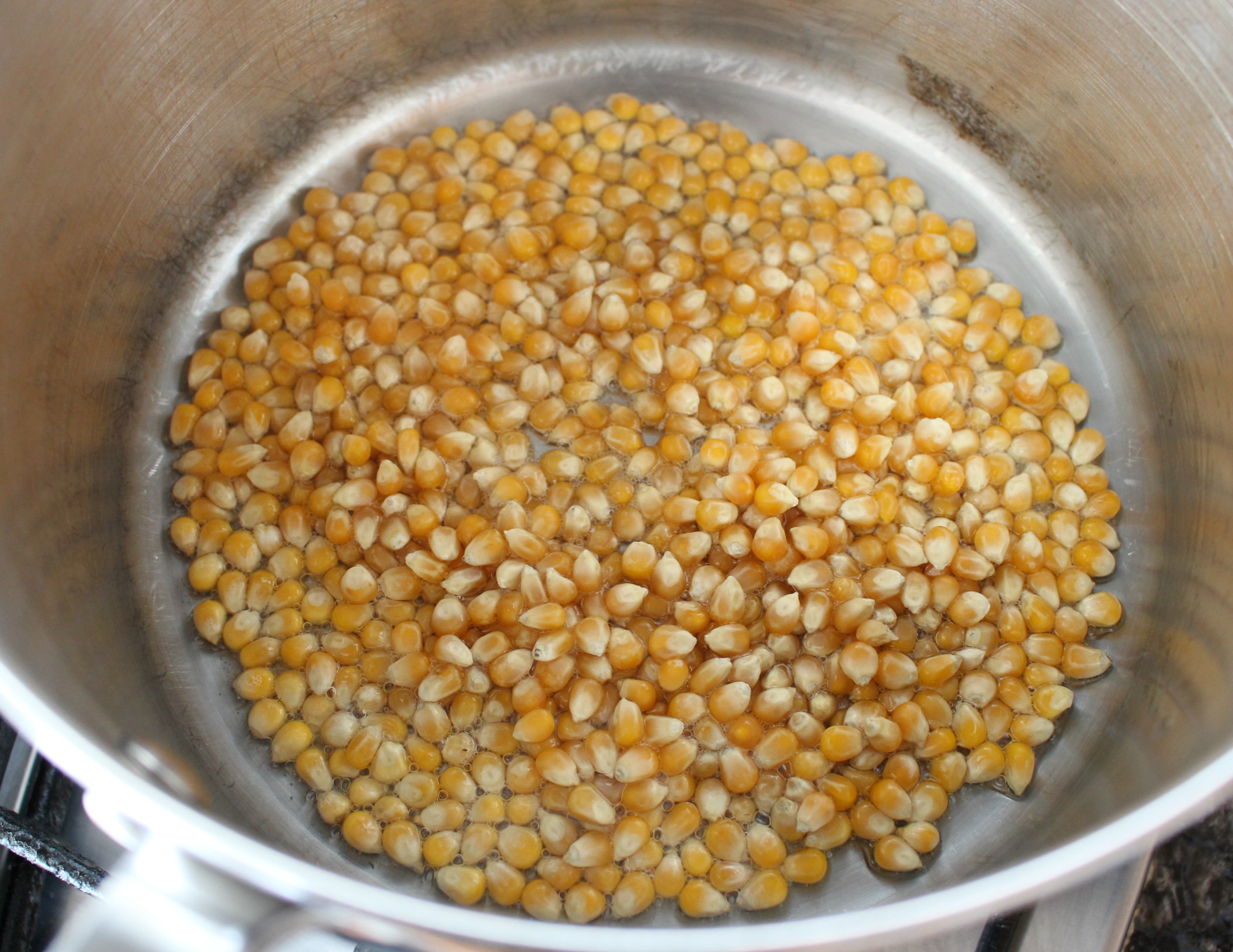 Smoky Chilli Popcorn - thewonkyspatula.com