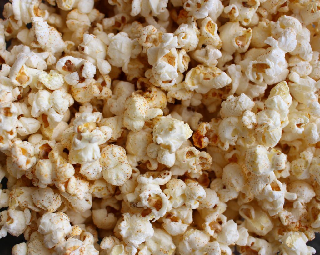 Smoky Chilli Popcorn - thewonkyspatula.com