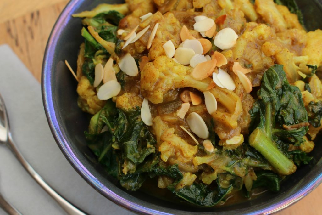 Cauliflower and Kale Curry - thewonkyspatula.com